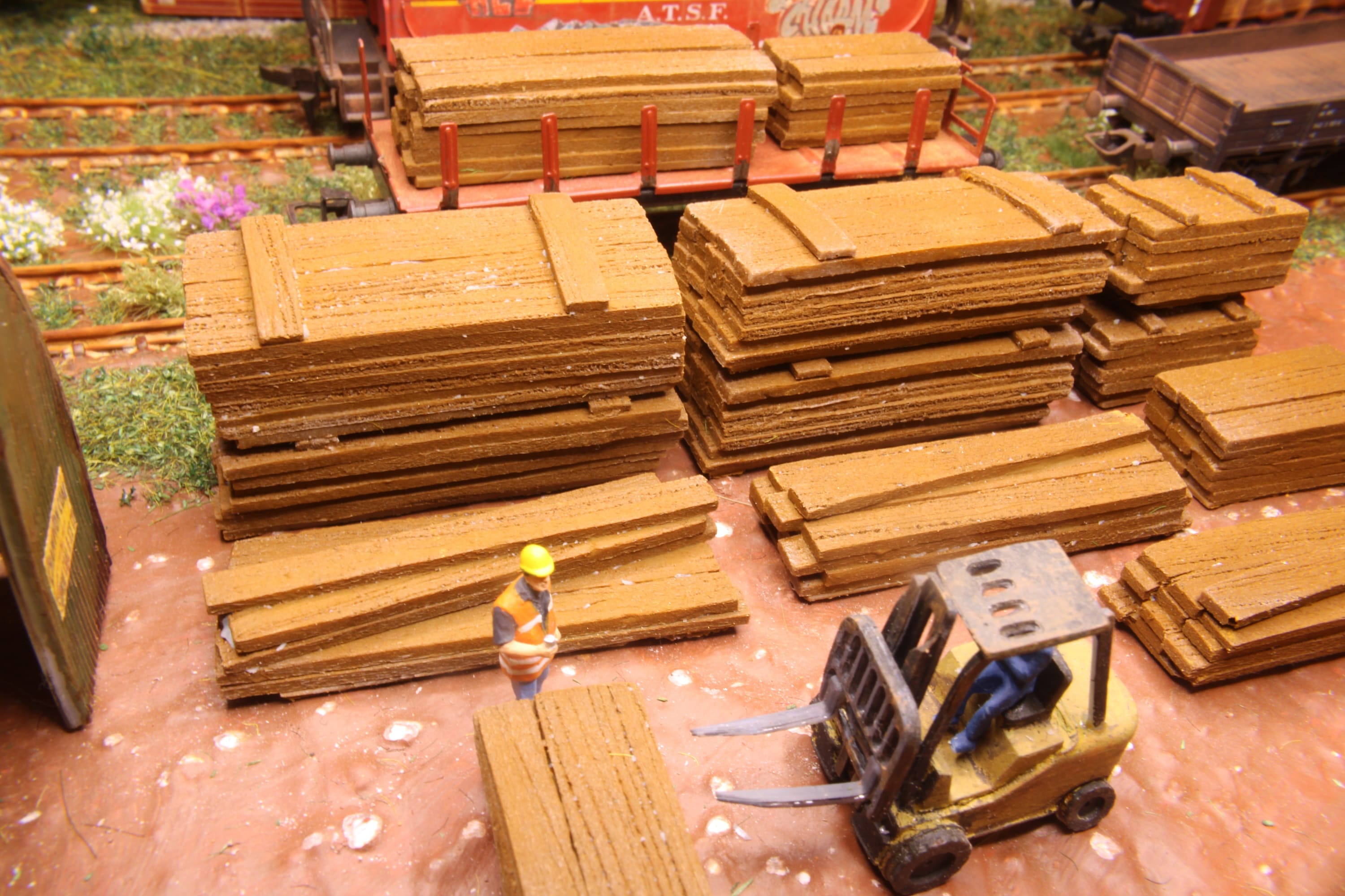 Set of Lumber stacks - 10pcs - HO Scale – Feisters Miniatures