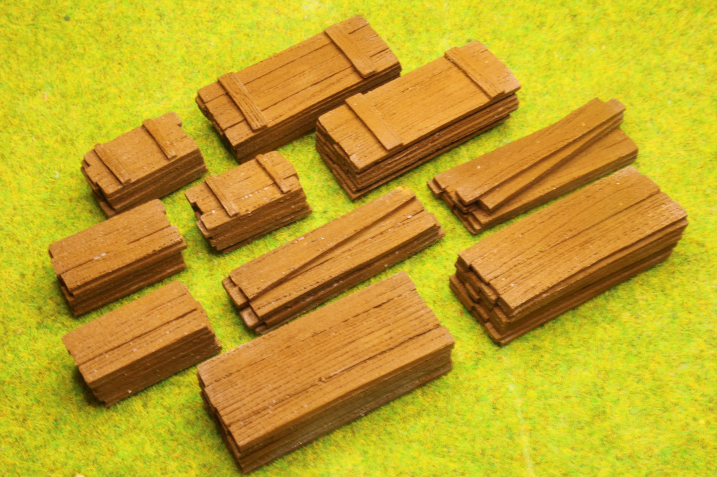 Set of Lumber stacks - 10pcs - HO Scale – Feisters Miniatures