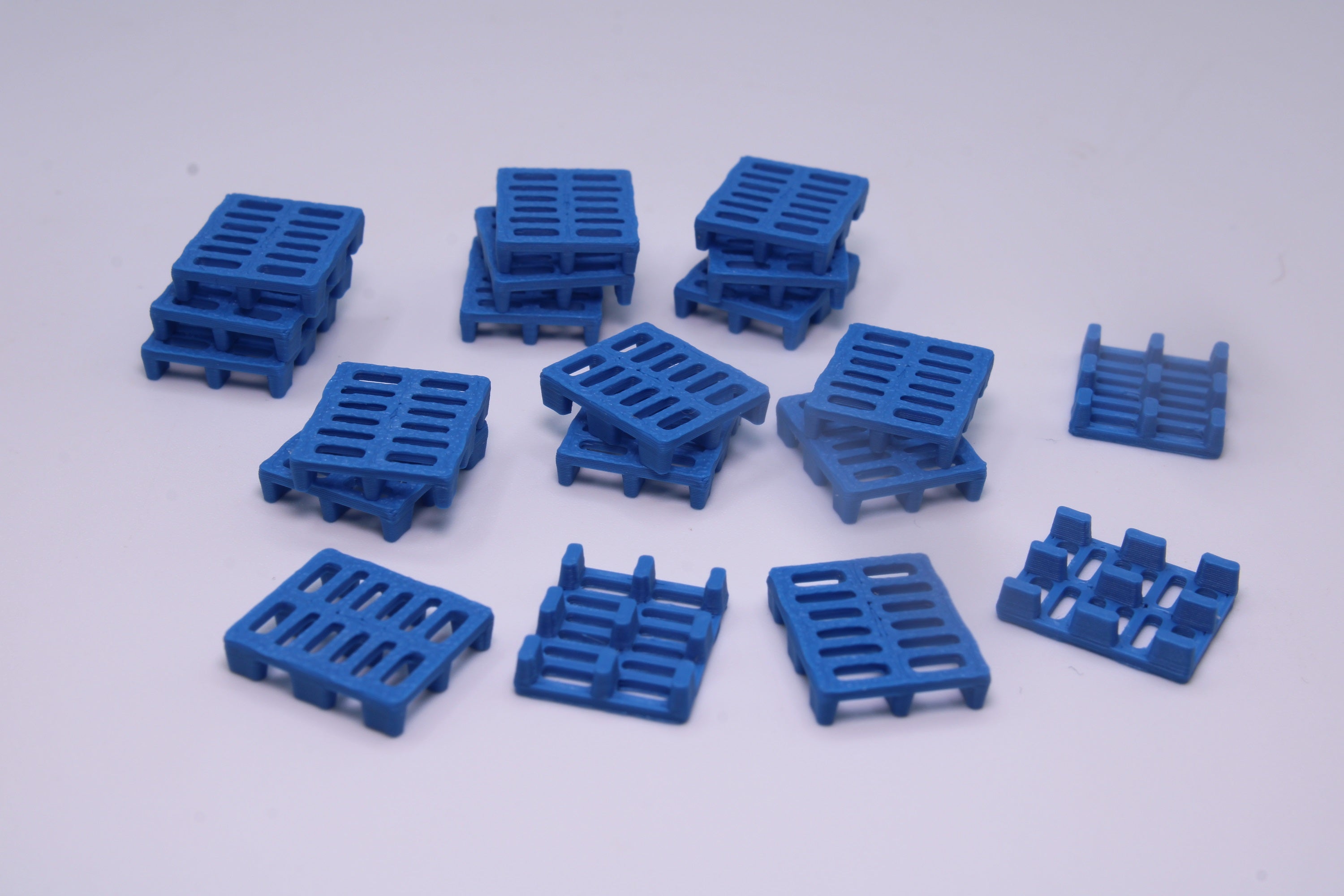 Set of 20 Plastic Pallets - H0 Scale – Feisters Miniatures